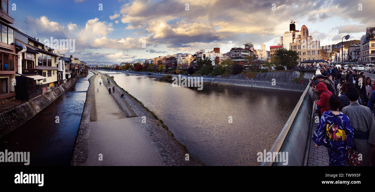 Shijo street kyoto hi-res stock photography and images - Alamy