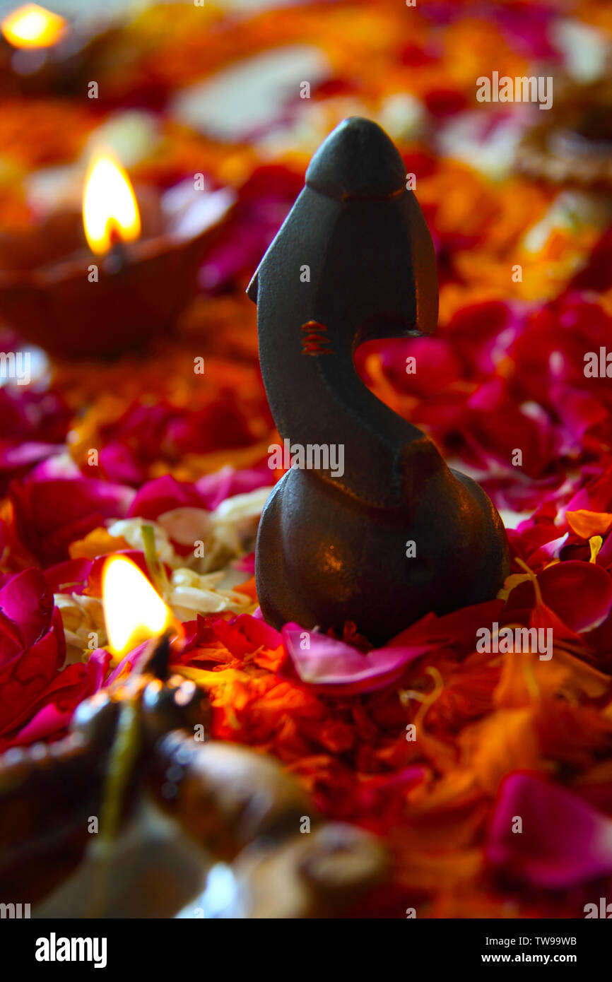 Statue of Lord Ganesha with diwali diyas Stock Photo - Alamy
