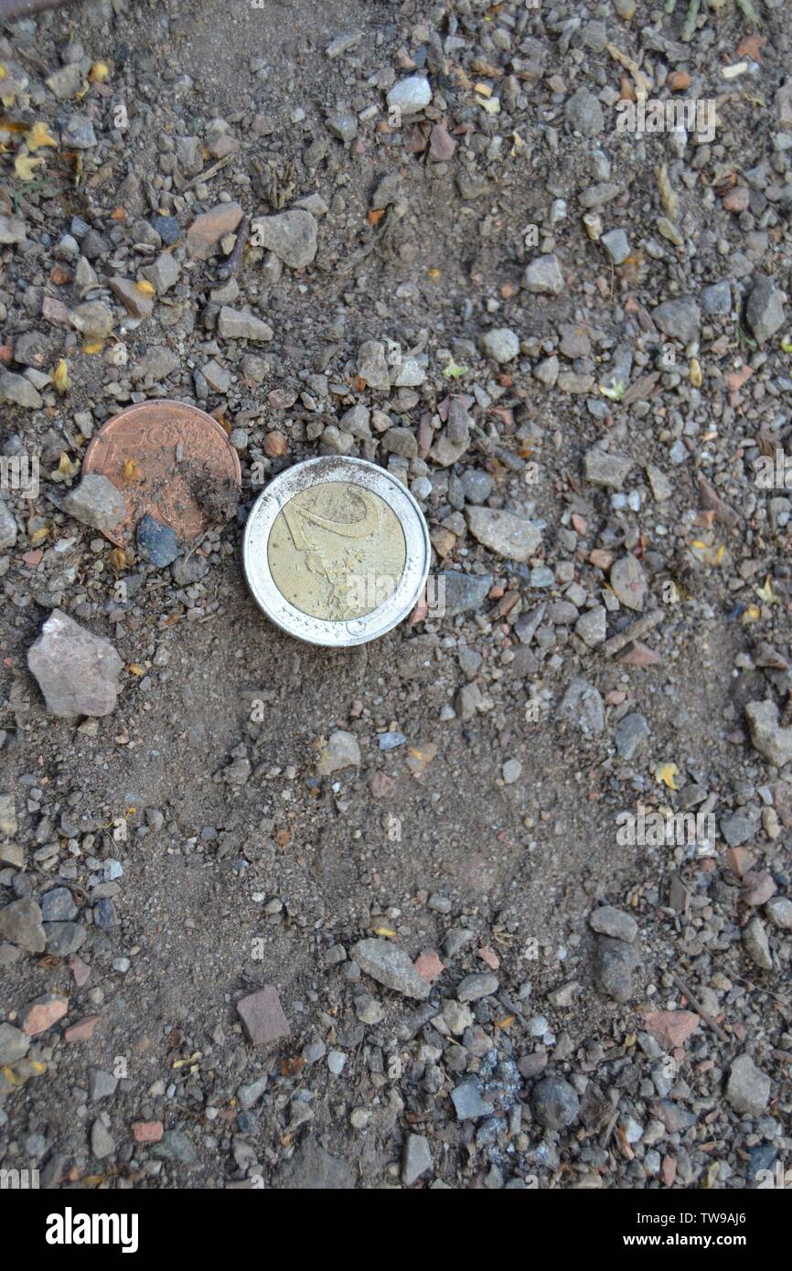 Finding money on ground hi-res stock photography and images - Alamy