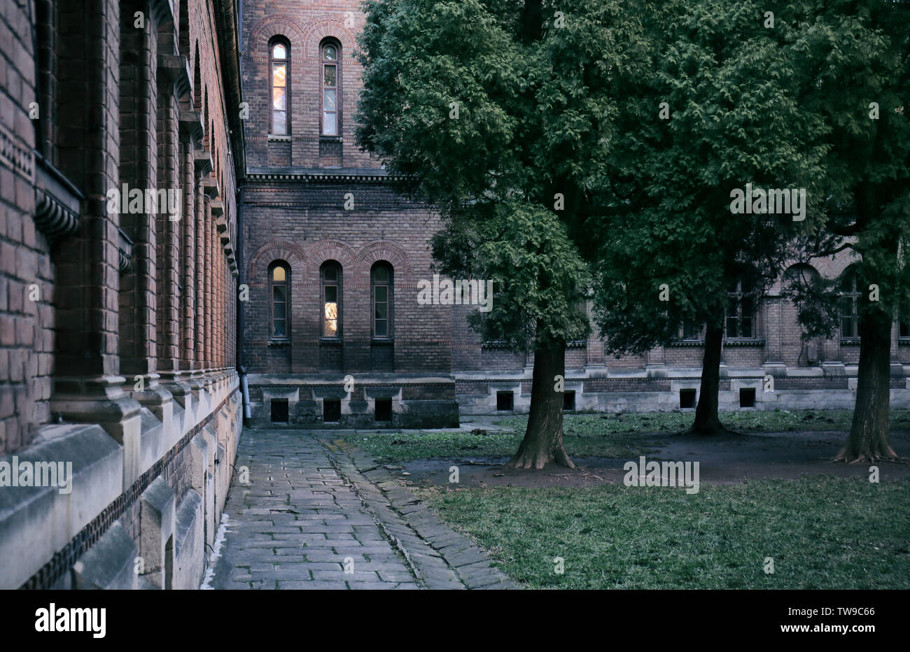 Courtyard of beautiful old building Stock Photo - Alamy