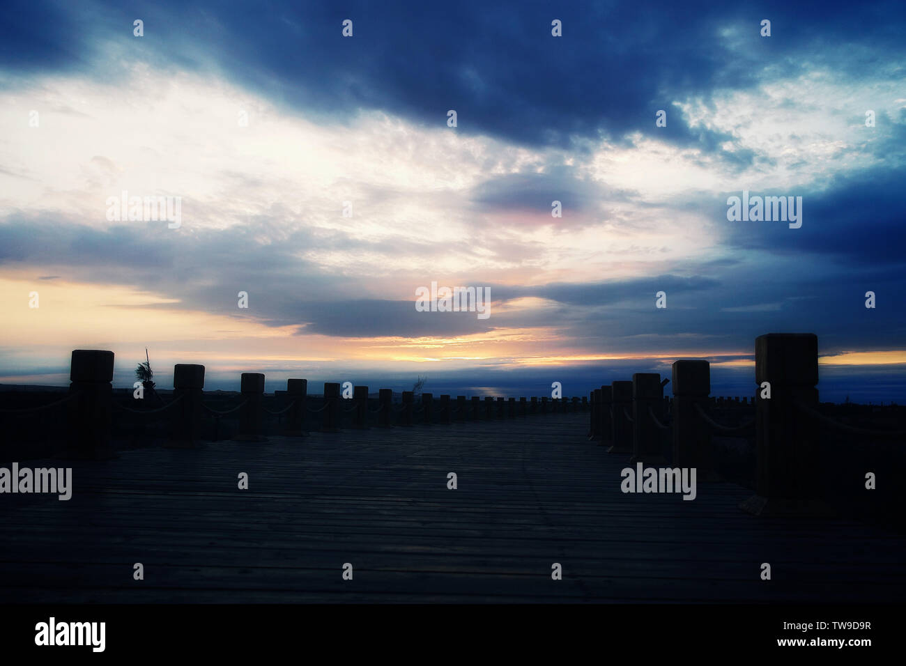 Wan lung hi-res stock photography and images - Alamy