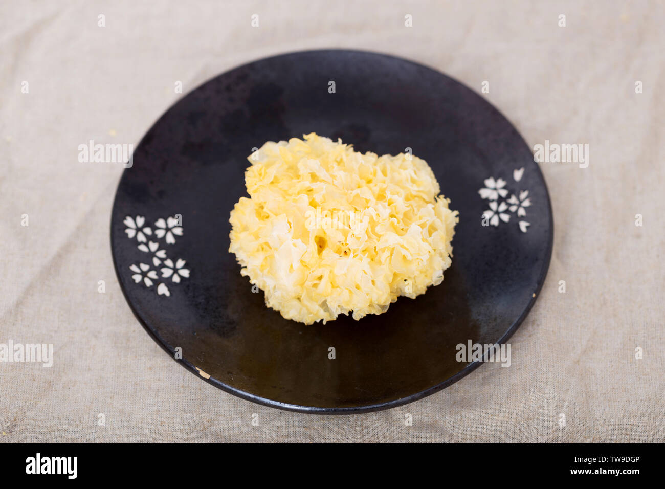Silver ear fungus tremella fuciformis hi-res stock photography and ...