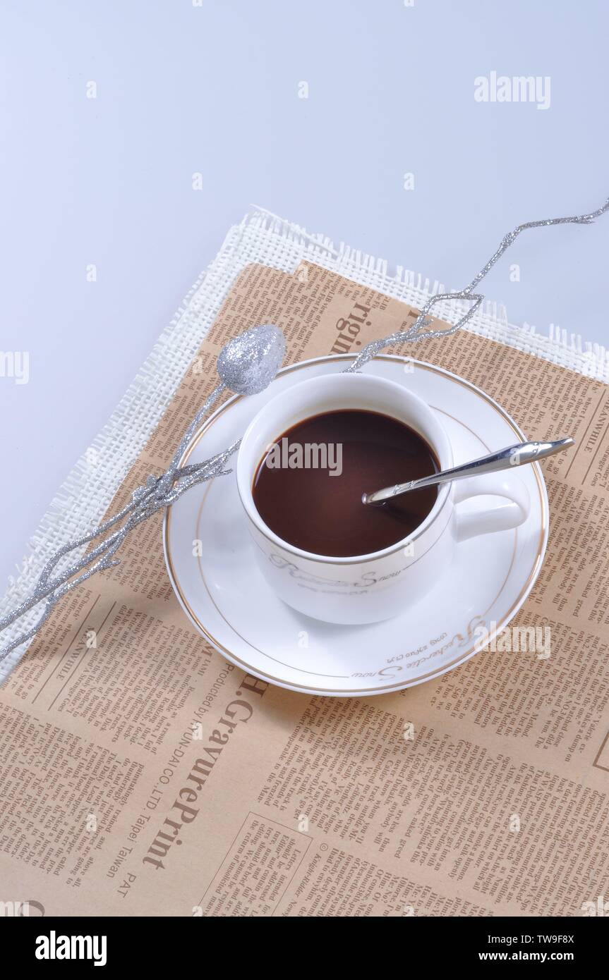 Milk tea paper cup hi-res stock photography and images - Alamy
