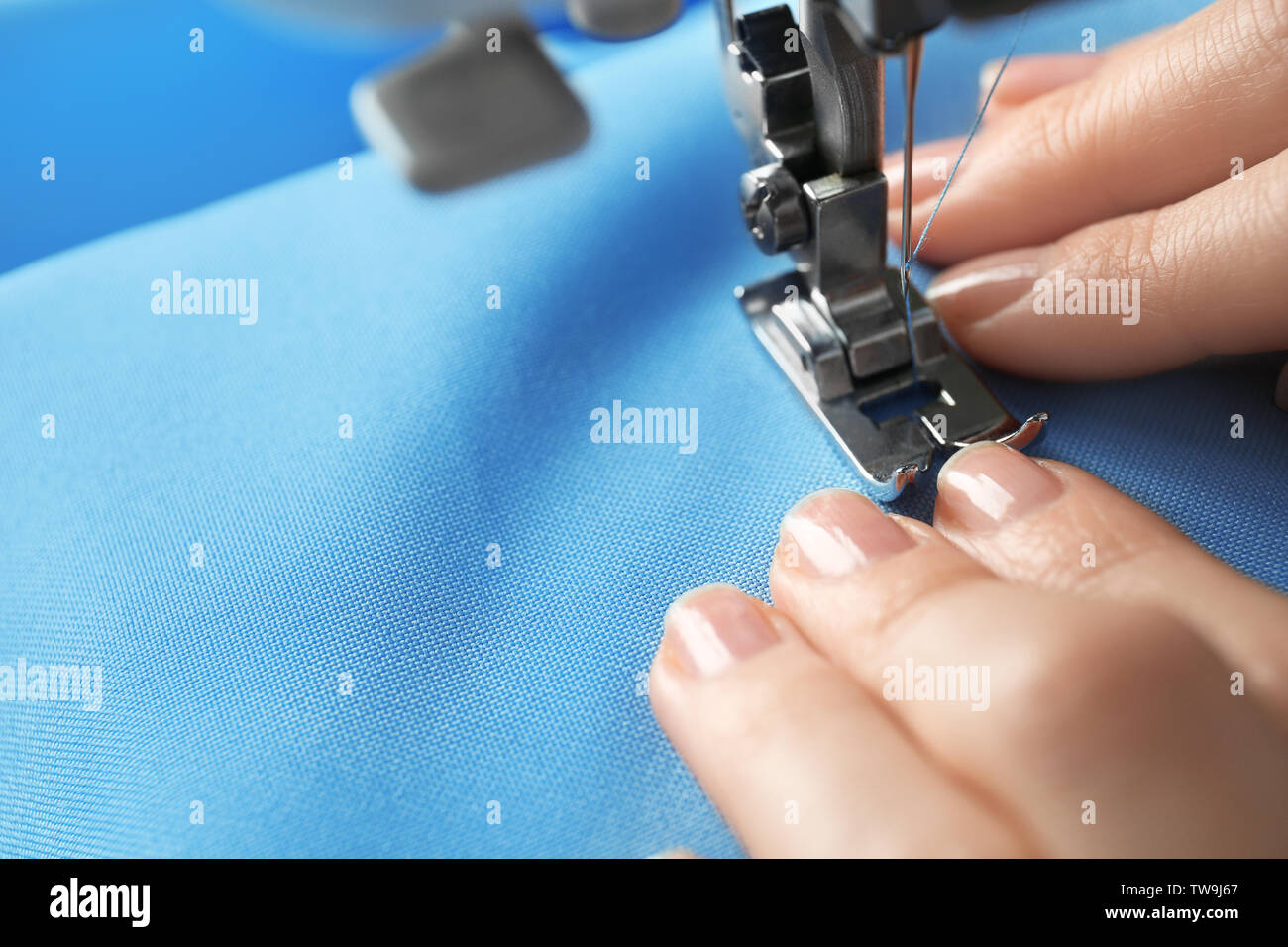 Woman threading hi-res stock photography and images - Alamy