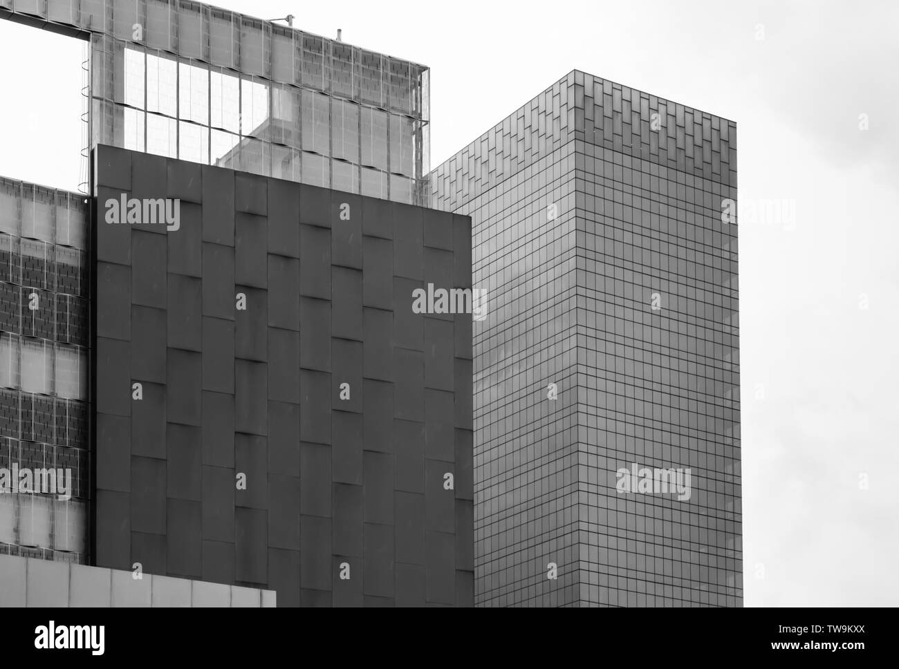 Singapore-13 AUG 2017:Singapore Big box shopping mall building facade ...