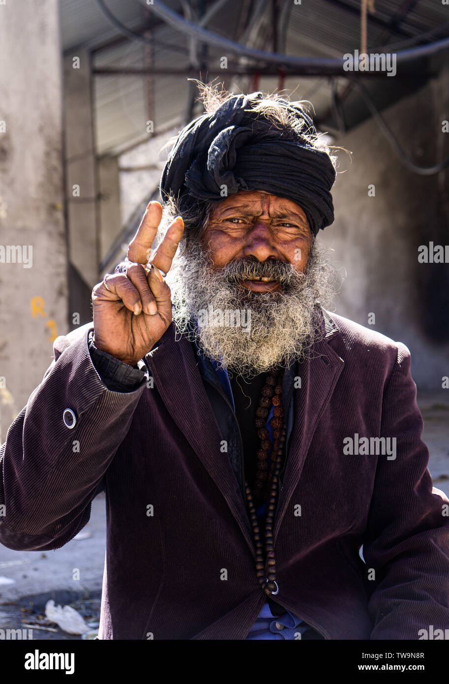 Asian men traditional dress hi-res stock photography and images - Alamy