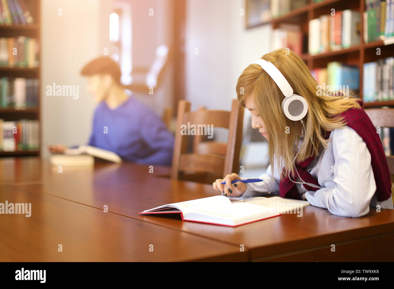 High school library student headphones hi-res stock photography and ...