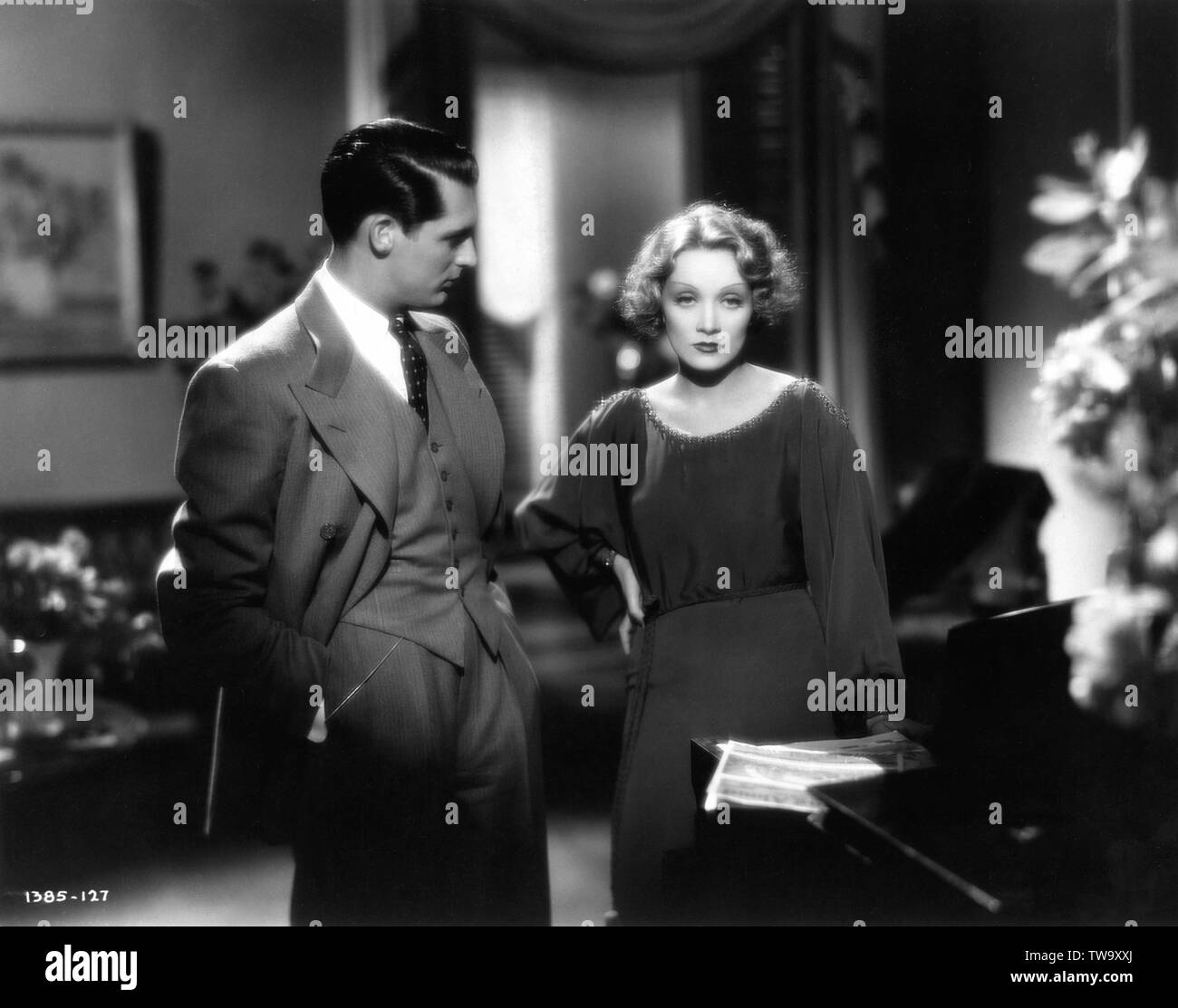 CARY GRANT and MARLENE DIETRICH in BLONDE VENUS 1932 director Josef von ...