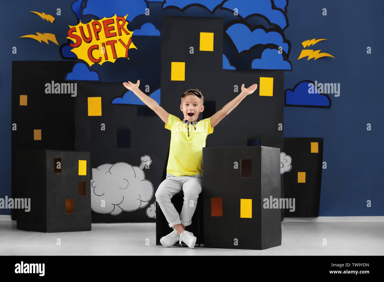 Superhero at night hi-res stock photography and images - Alamy