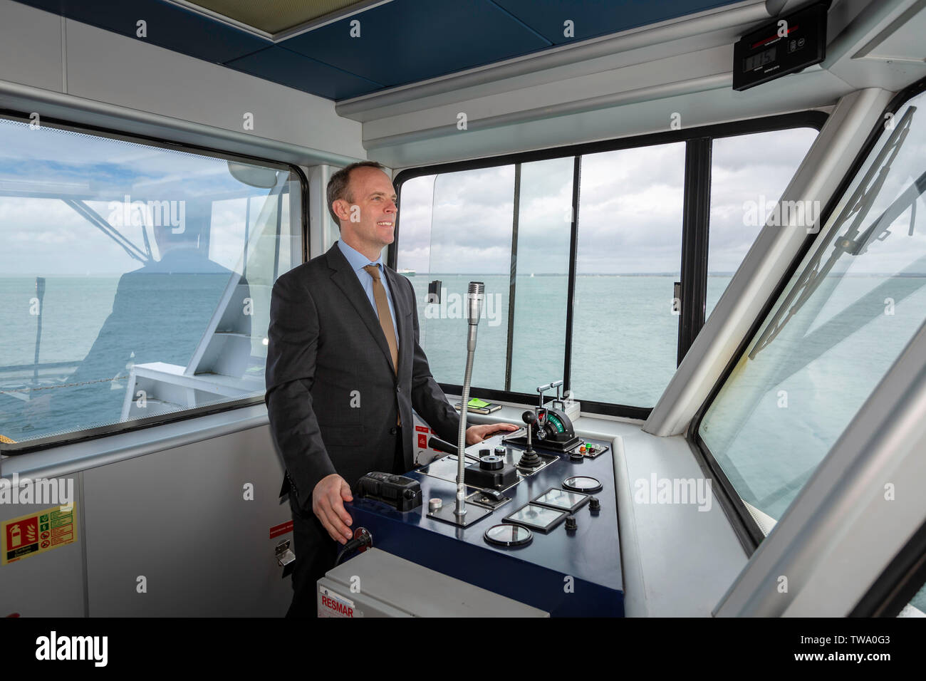 Isle wight fast cat ferry hi-res stock photography and images - Alamy