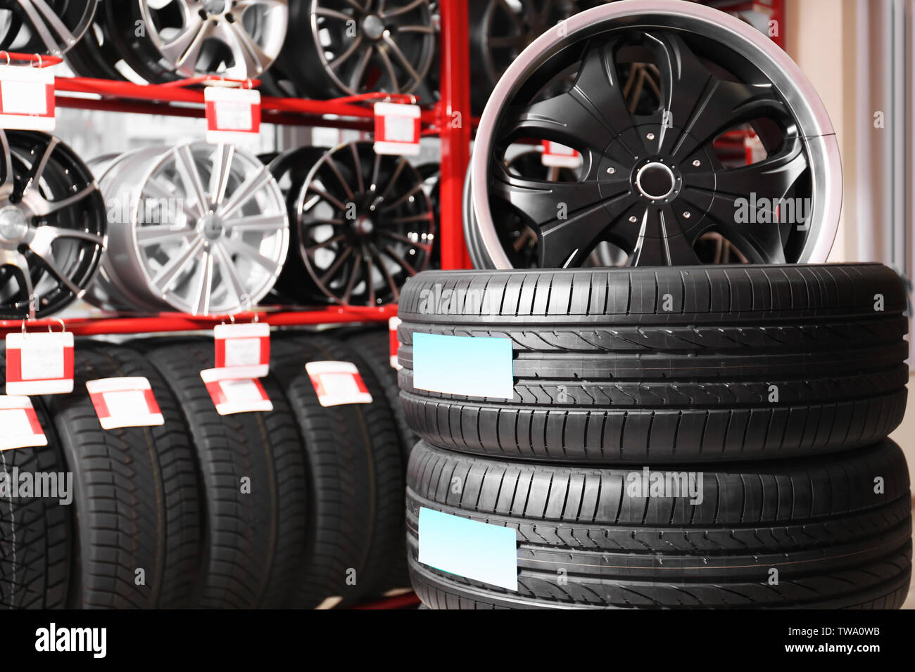 Alloy wheels stack hi-res stock photography and images - Alamy