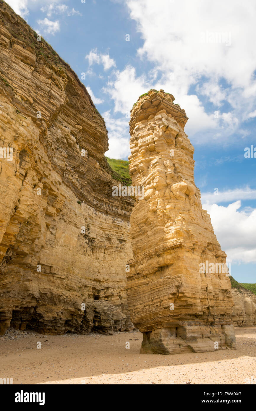 North stack coastline bay hi-res stock photography and images - Alamy