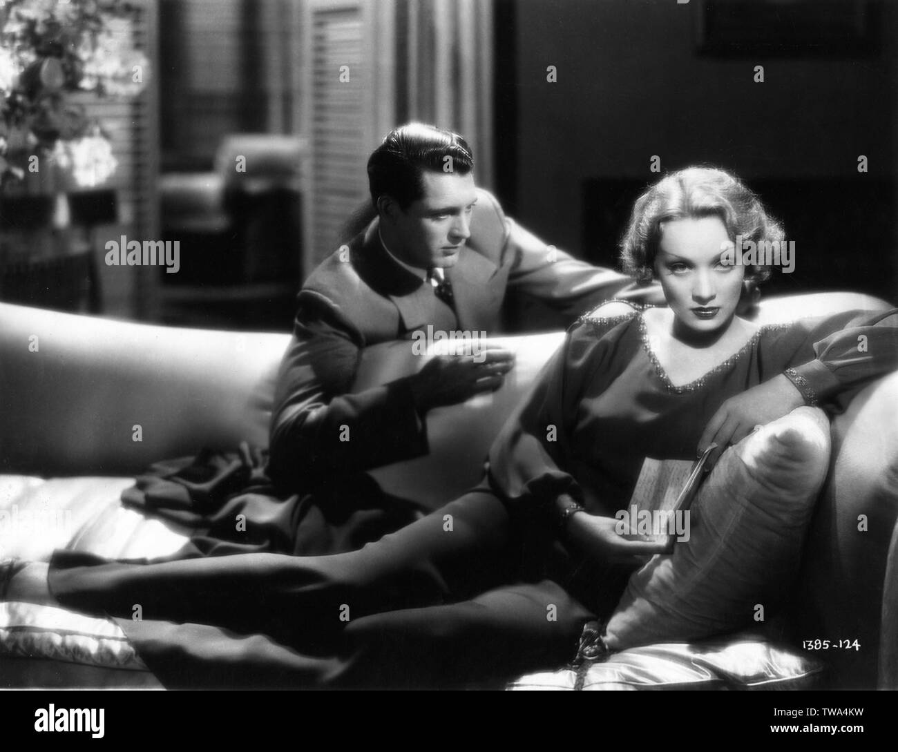 CARY GRANT and MARLENE DIETRICH in BLONDE VENUS 1932 director Josef von ...