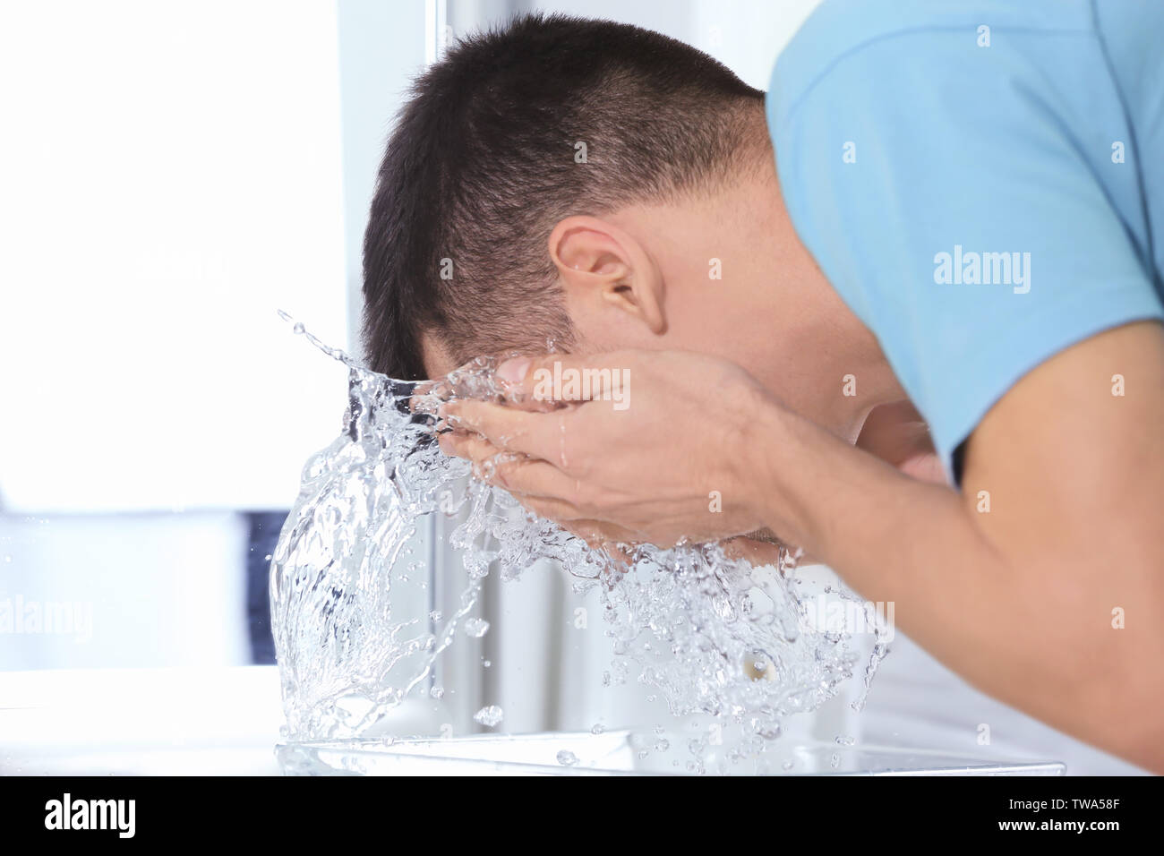 Water splutter hi-res stock photography and images - Alamy