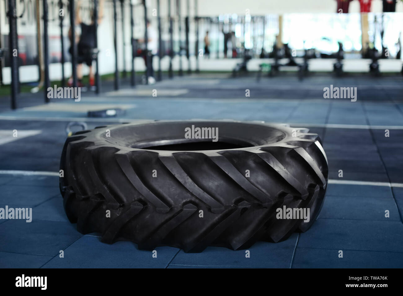 Tire crossfit equipment hi-res stock photography and images - Alamy