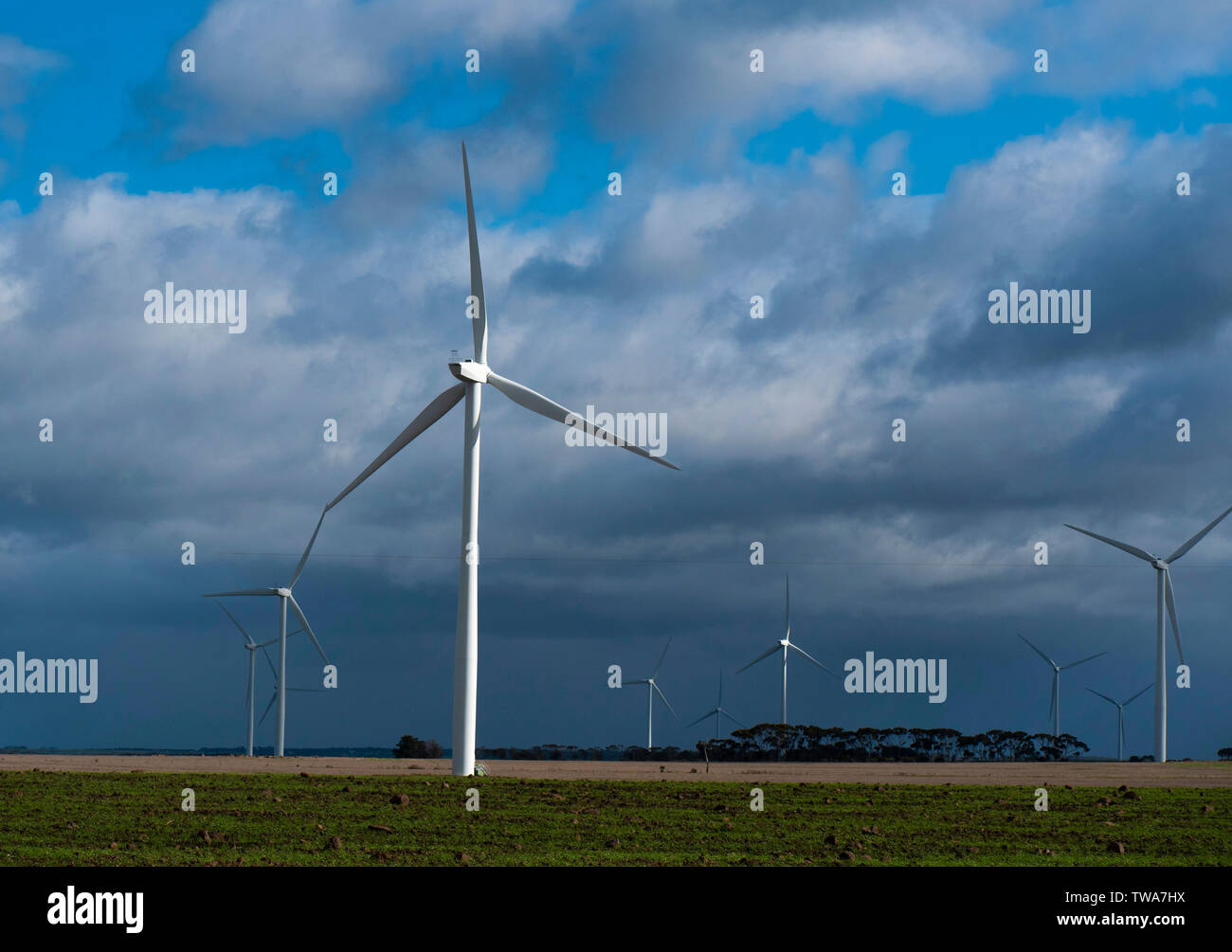 Electricity towers and wind hi-res stock photography and images - Alamy