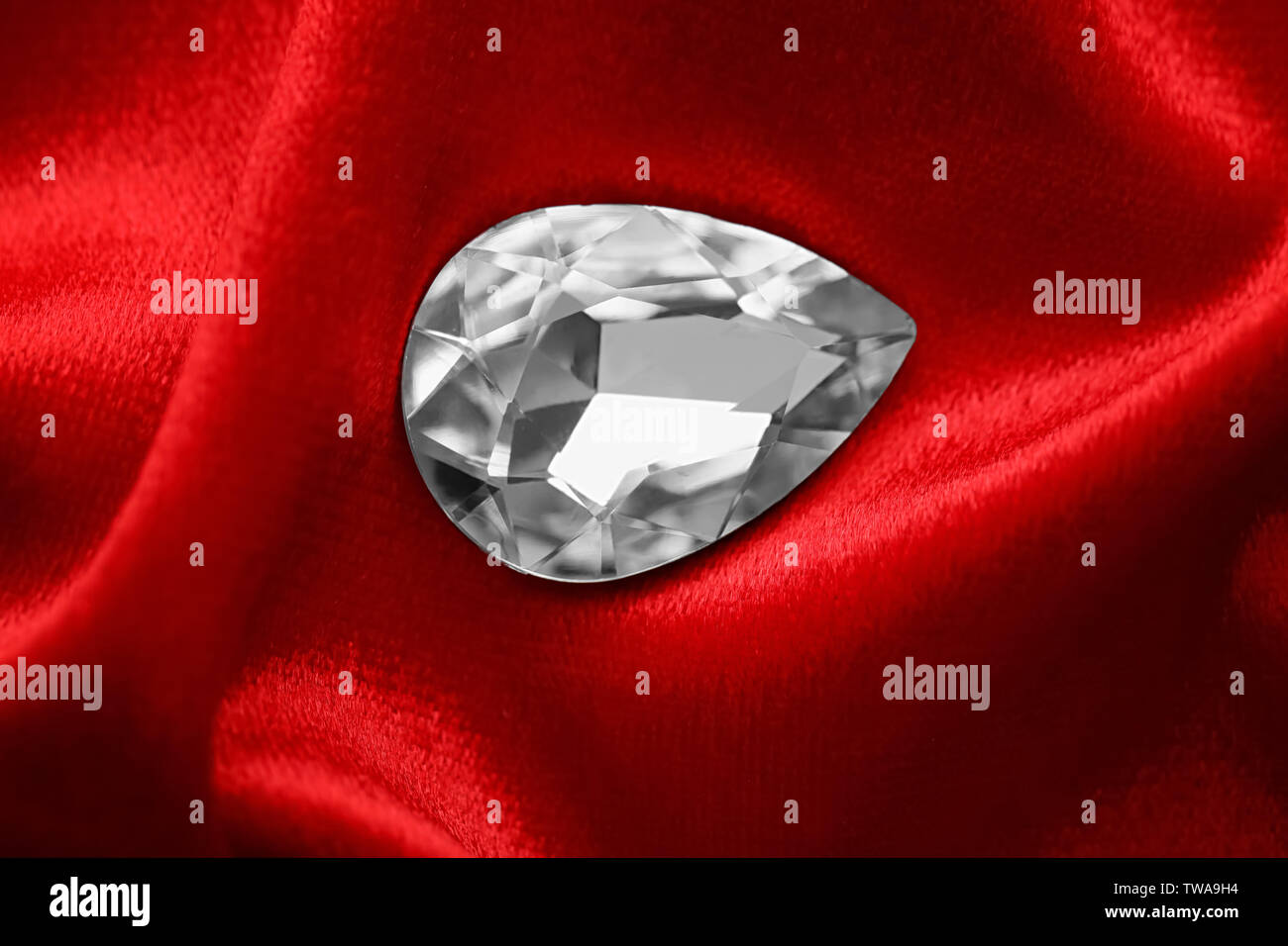 Precious stone for jewellery on red velvet Stock Photo - Alamy