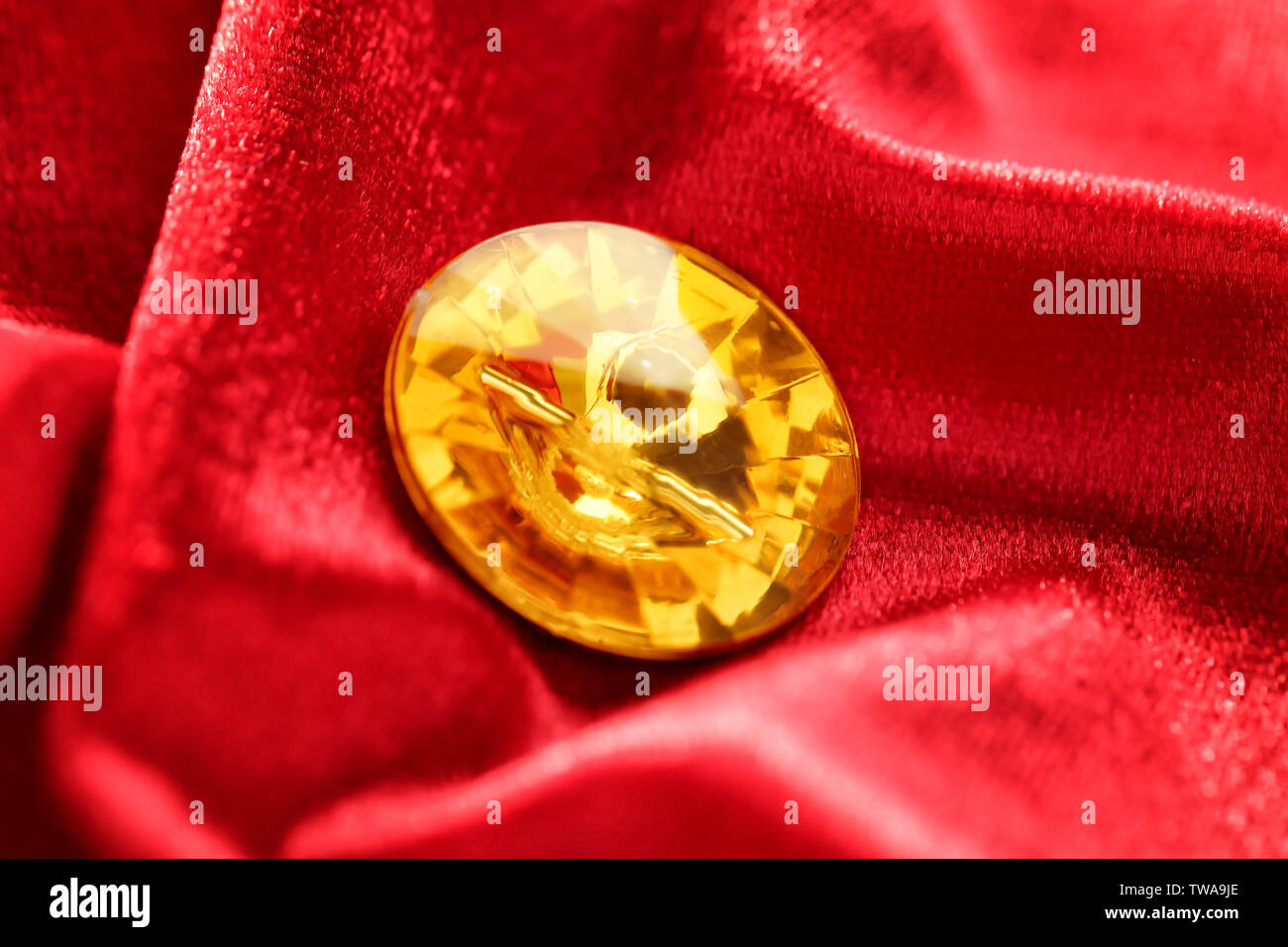 Precious stone for jewellery on red velvet Stock Photo - Alamy