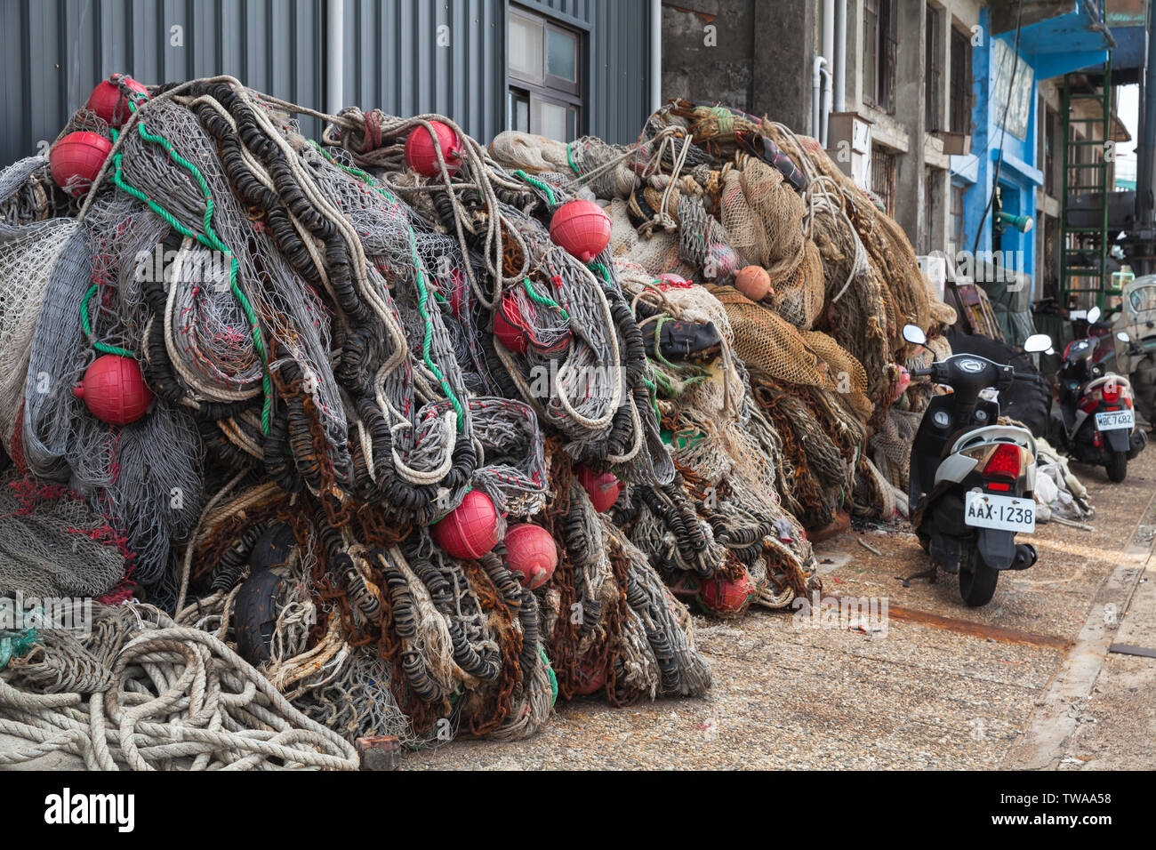 Empty fishing nets hi-res stock photography and images - Alamy