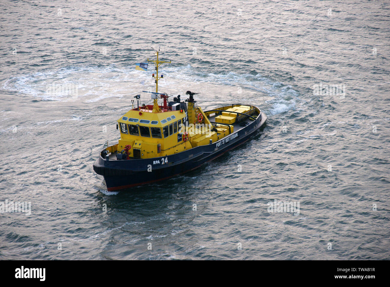 Tug pilot boat hi-res stock photography and images - Alamy