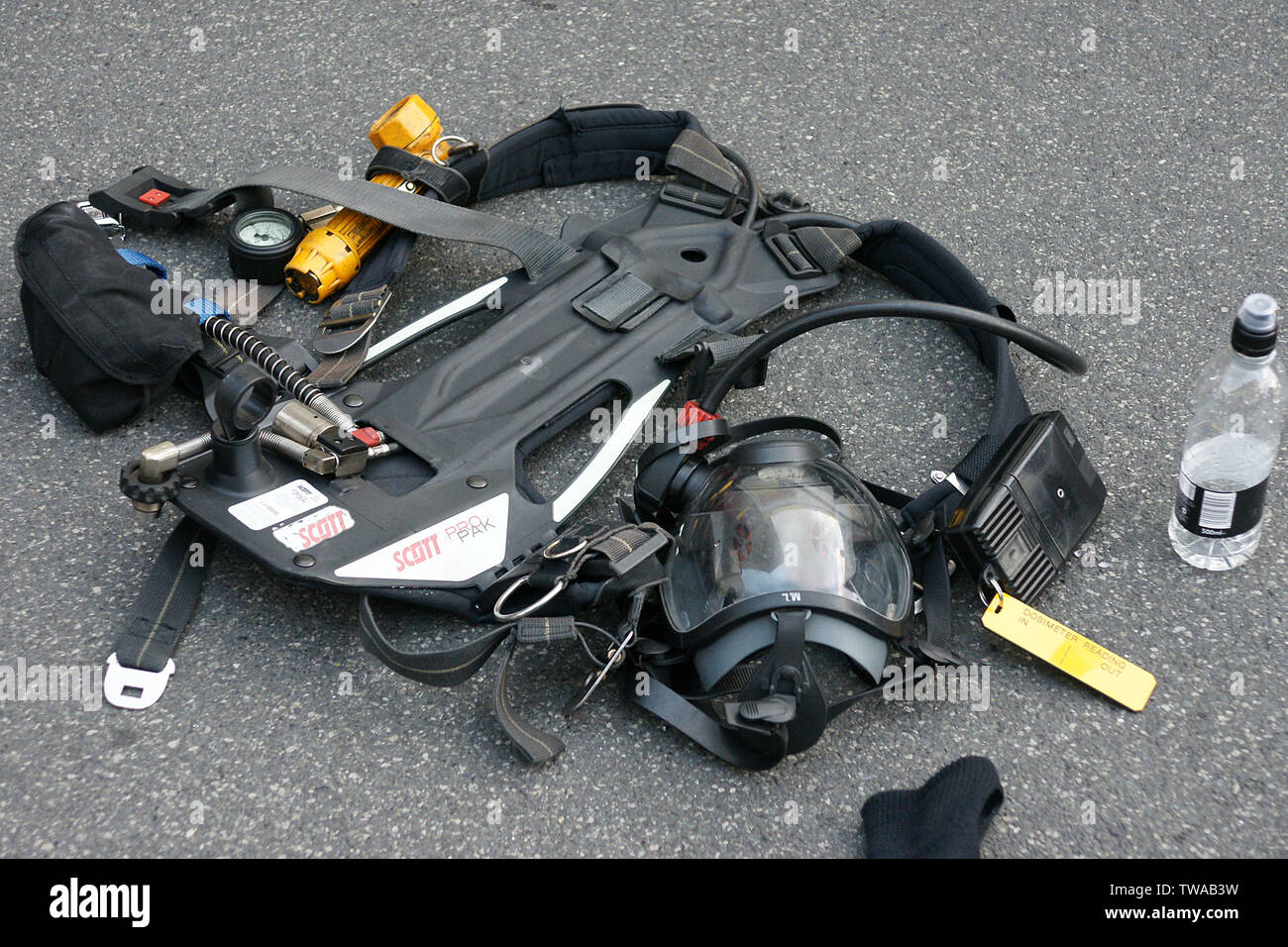 Fire breathing apparatus hi-res stock photography and images - Alamy