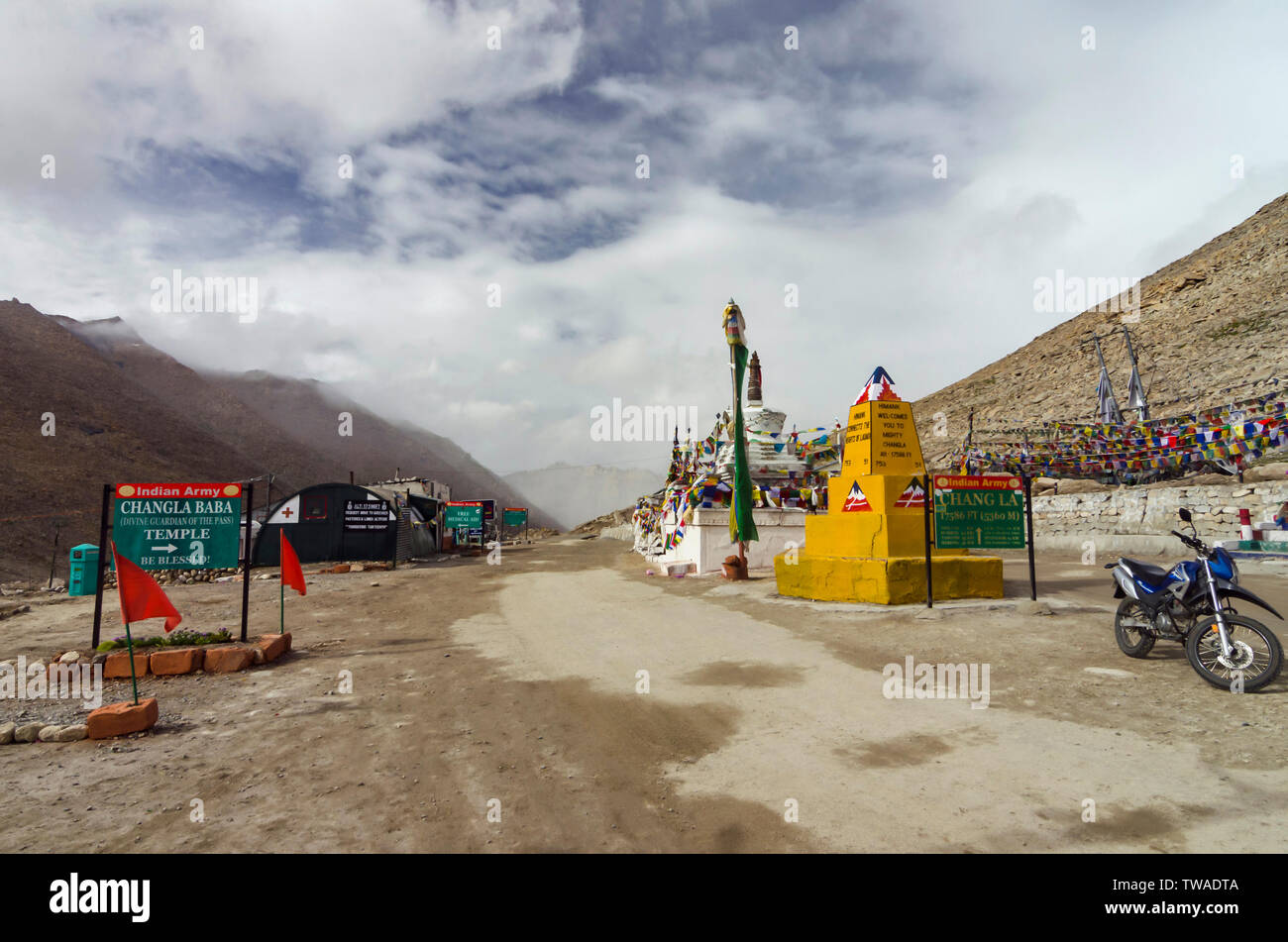 Chang La high mountain pass in Ladakh, Jammu & Kashmir, India Stock ...