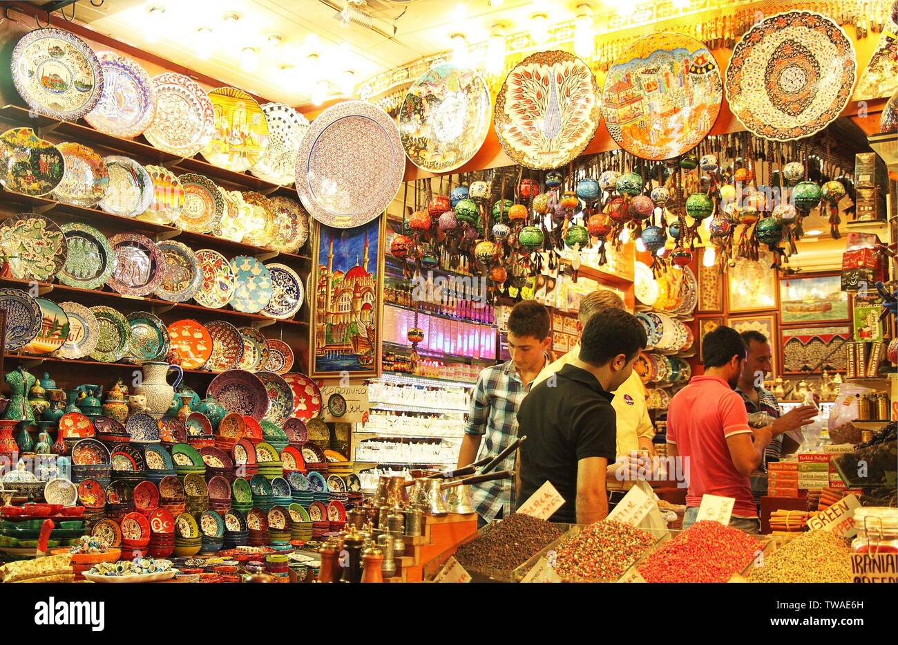 Cutlery baskets hi-res stock photography and images - Alamy