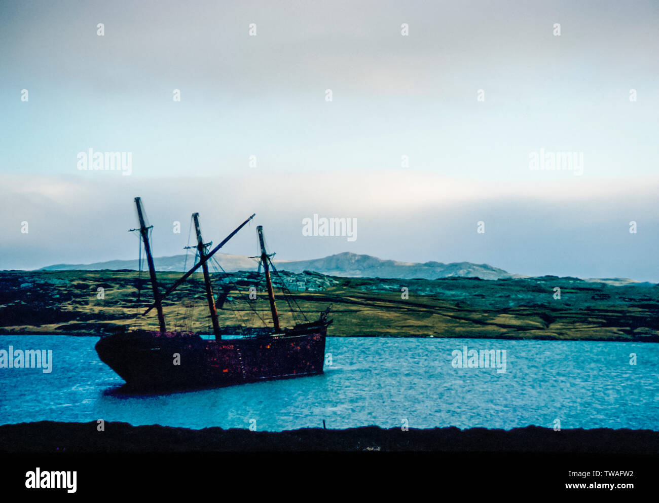 Rusting ship navy hi-res stock photography and images - Alamy