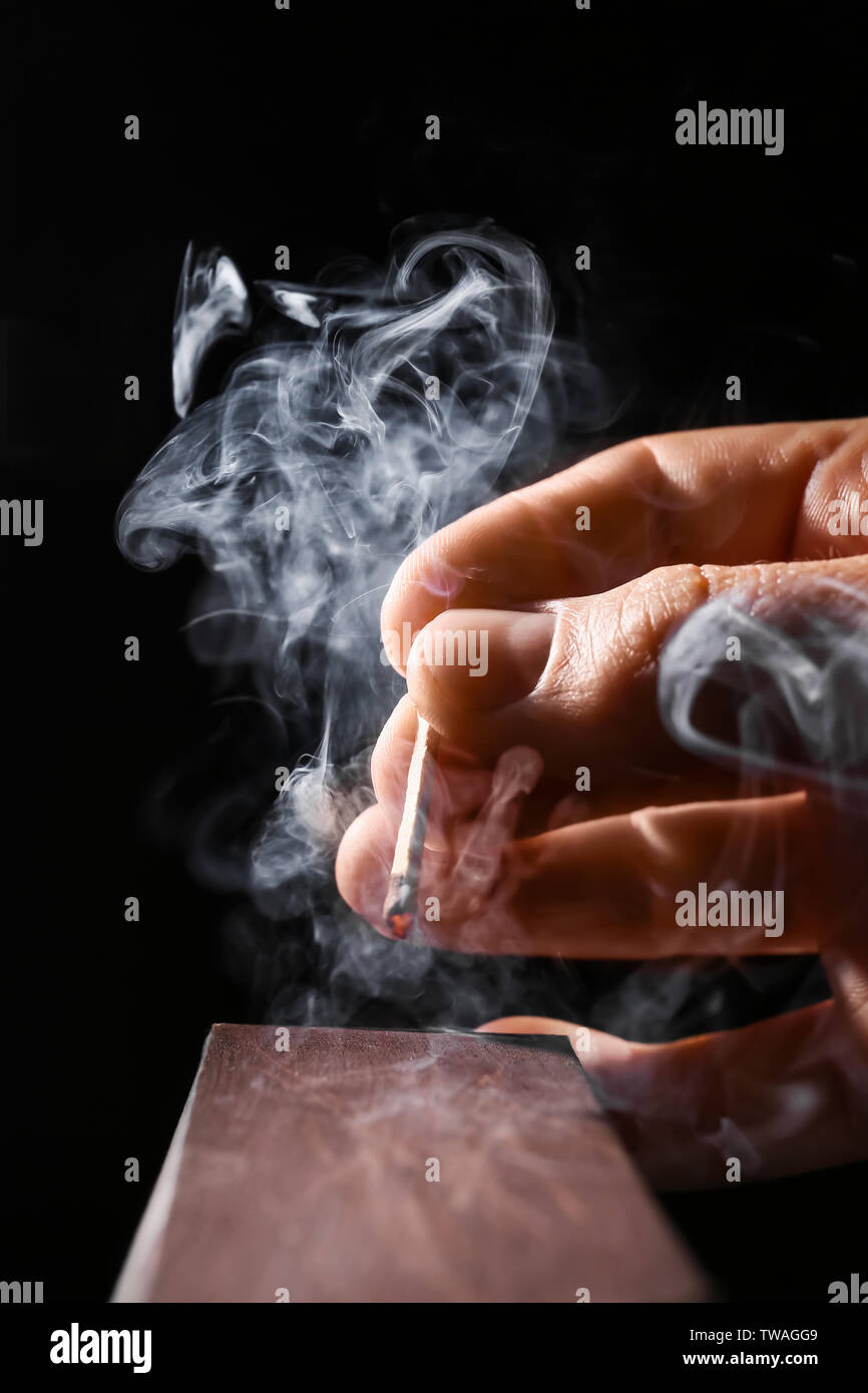 Scratch match hi-res stock photography and images - Alamy