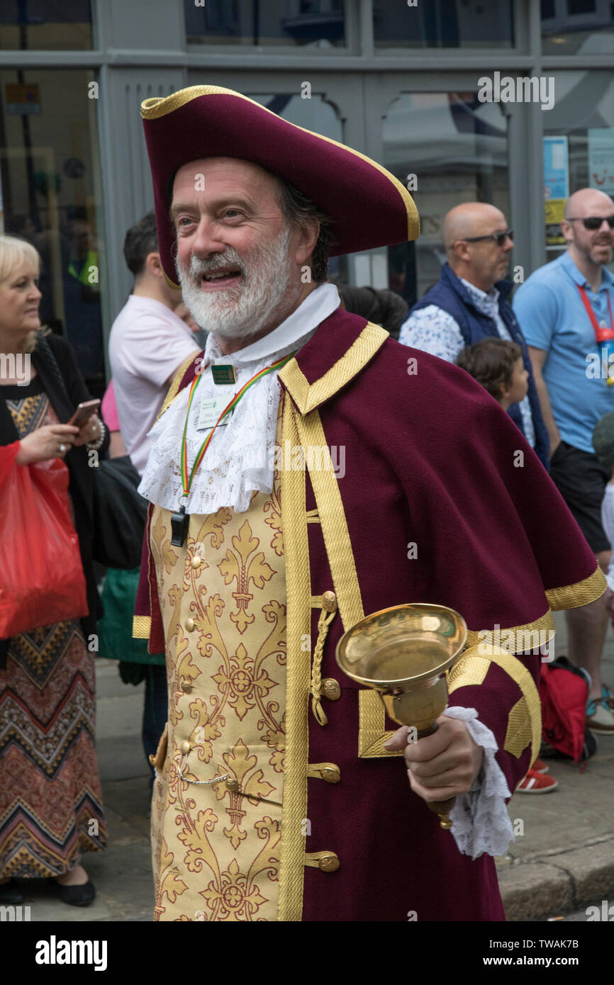 Town crier announcement hi-res stock photography and images - Alamy