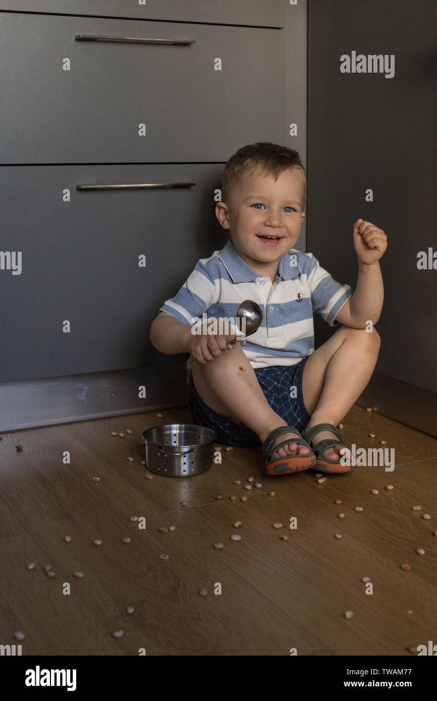 Boy dried hi-res stock photography and images - Alamy