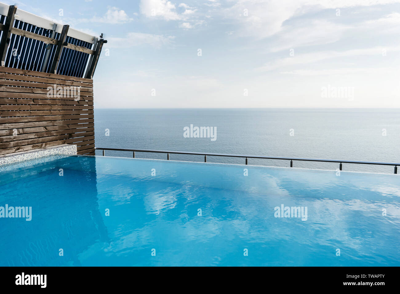 Rooftop terrace swimming pool hi-res stock photography and images - Alamy