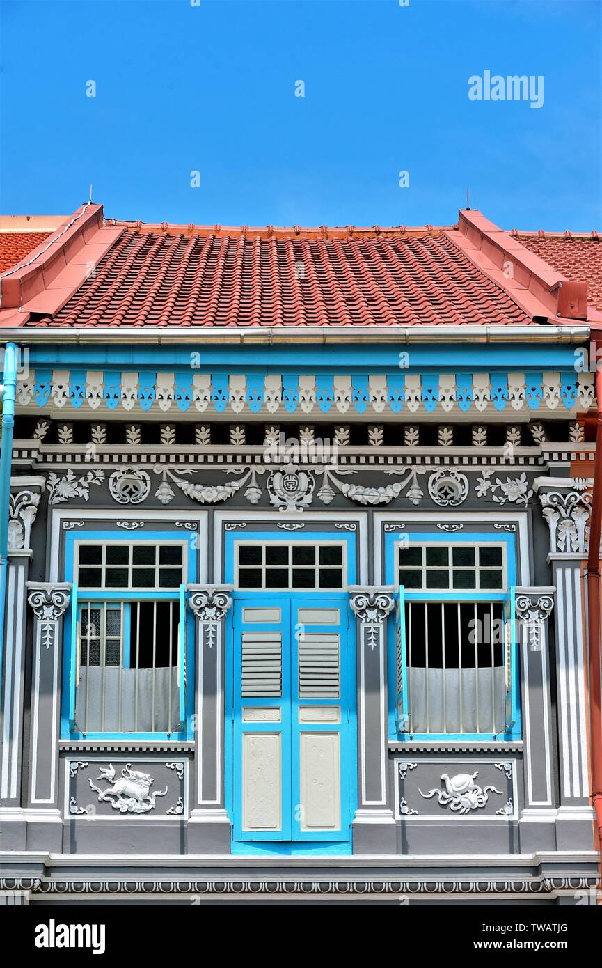 Chinese style colorful building facade hi-res stock photography and ...