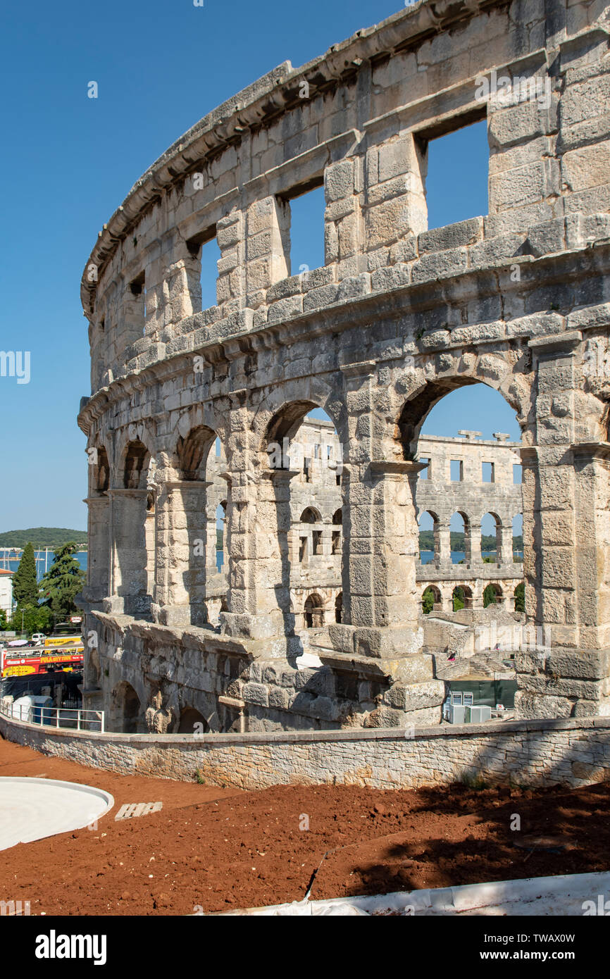 Roman Amphitheatre at Pula, Croatia Stock Photo - Alamy