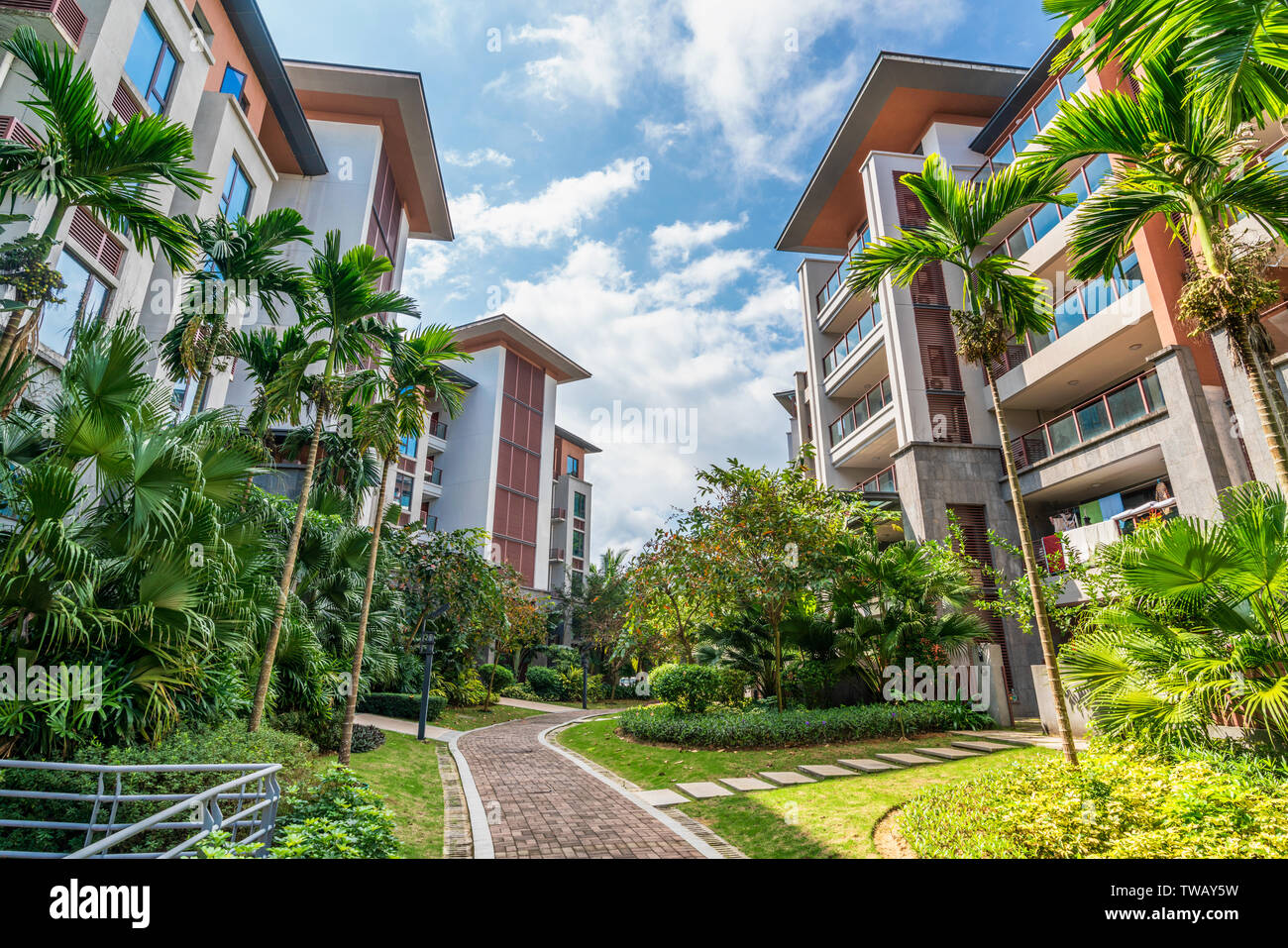 High @ @ end community properties hi-res stock photography and images ...