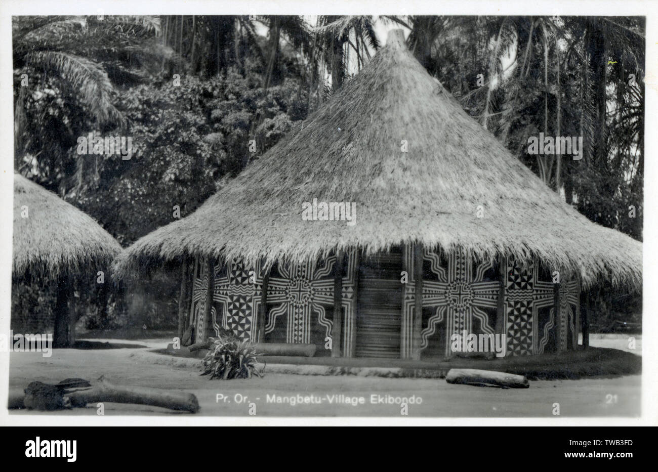 Congo - Mangbetu Village, Ekibondo - Decorated hut Stock Photo - Alamy