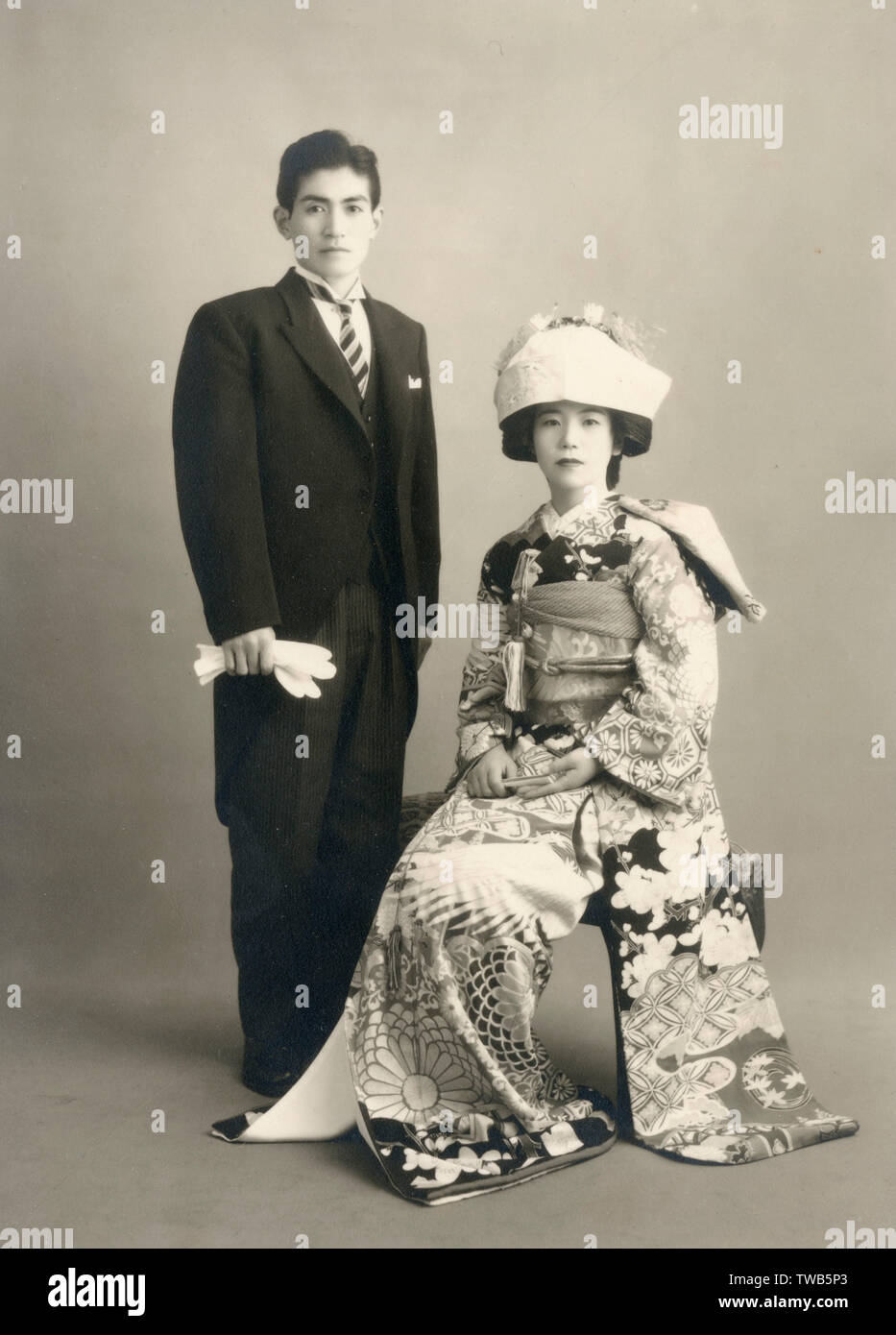 Upper Class Japanese Couple - Wedding Photograph Stock Photo - Alamy