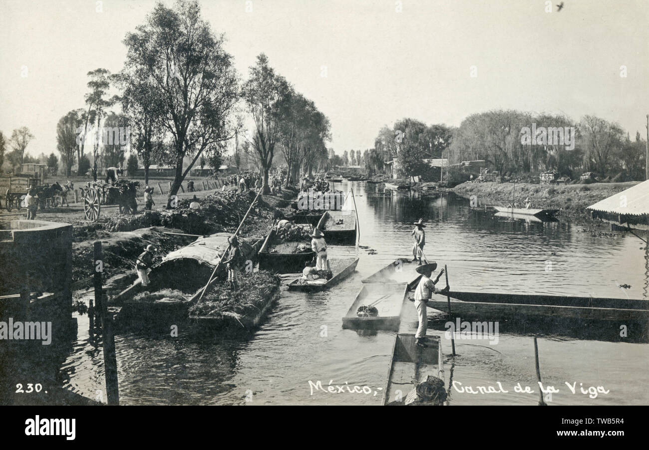 Transport barges hi-res stock photography and images - Alamy