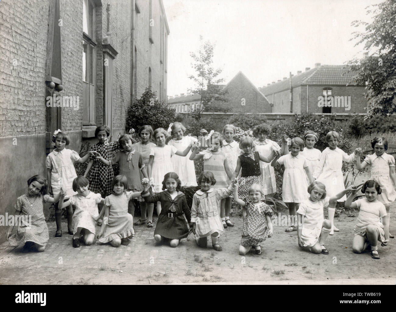 School pupils england hi-res stock photography and images - Alamy