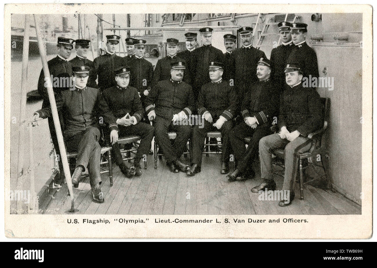 Us navy officers crew hi-res stock photography and images - Alamy