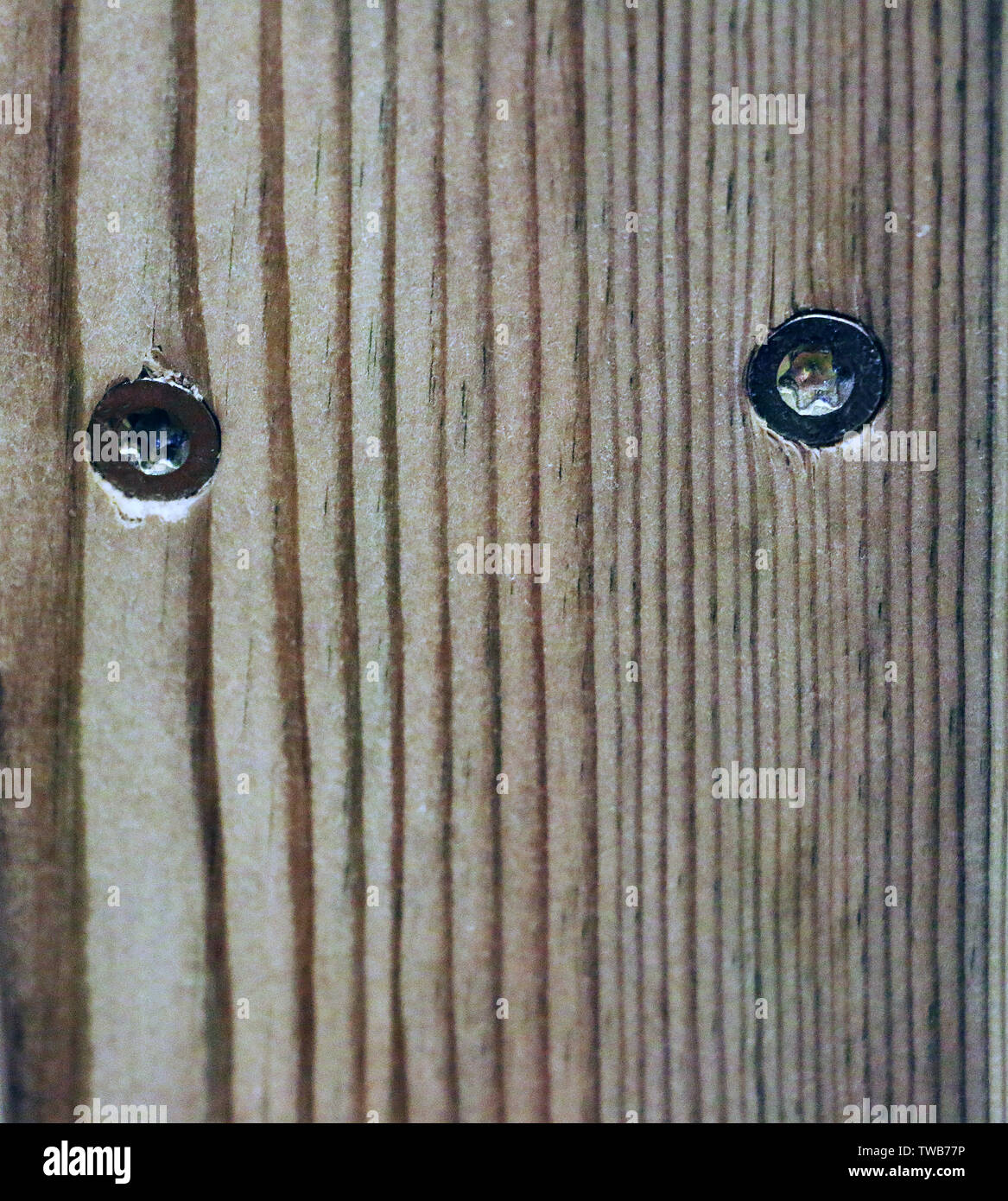 Two screws hi-res stock photography and images - Alamy