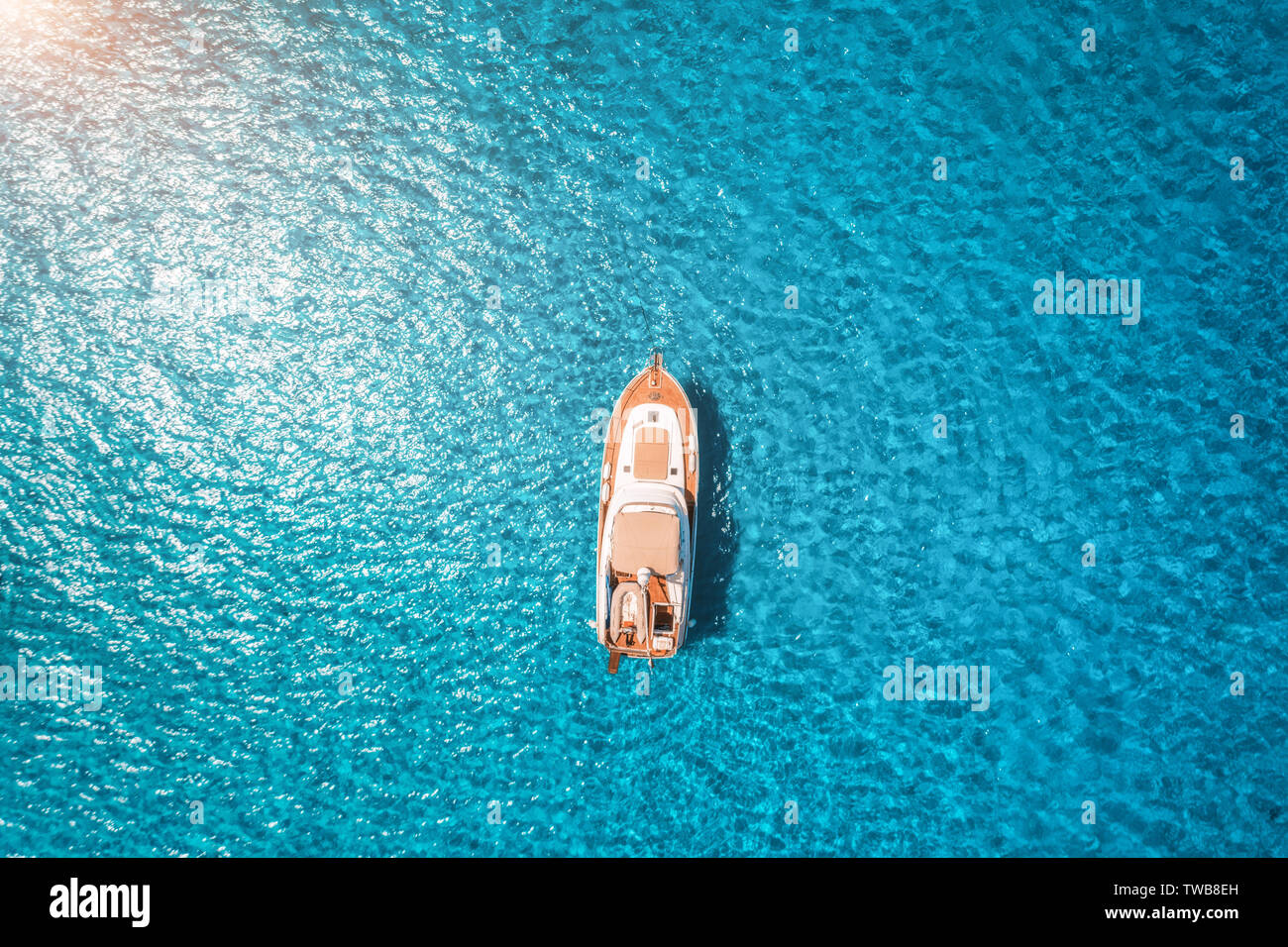 Luxury yacht sunset hi-res stock photography and images - Alamy