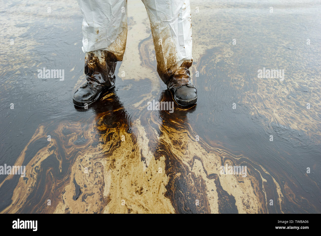 Petroleum pollution hi-res stock photography and images - Alamy