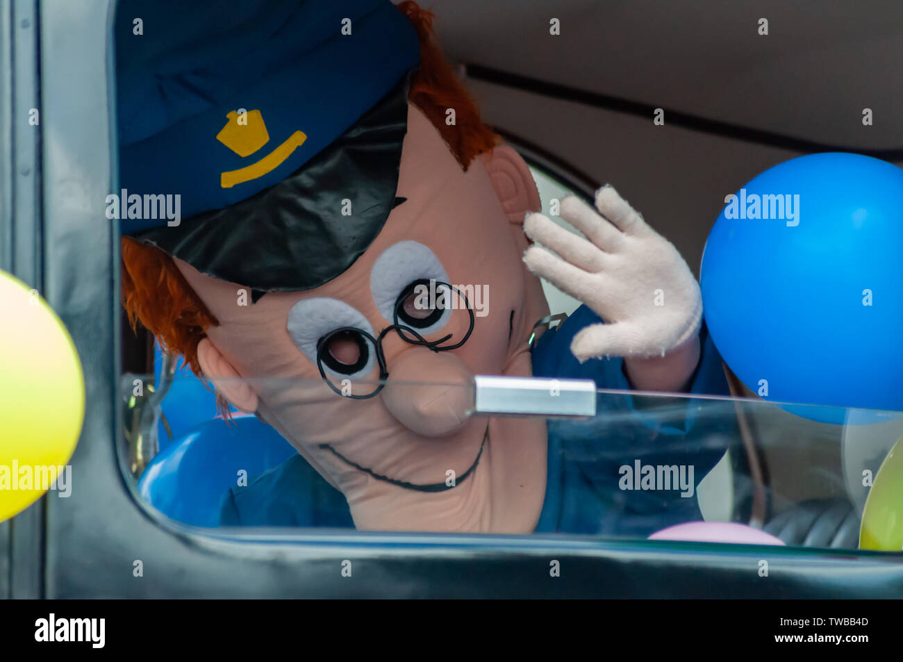 Postman pat cartoon hi-res stock photography and images - Alamy