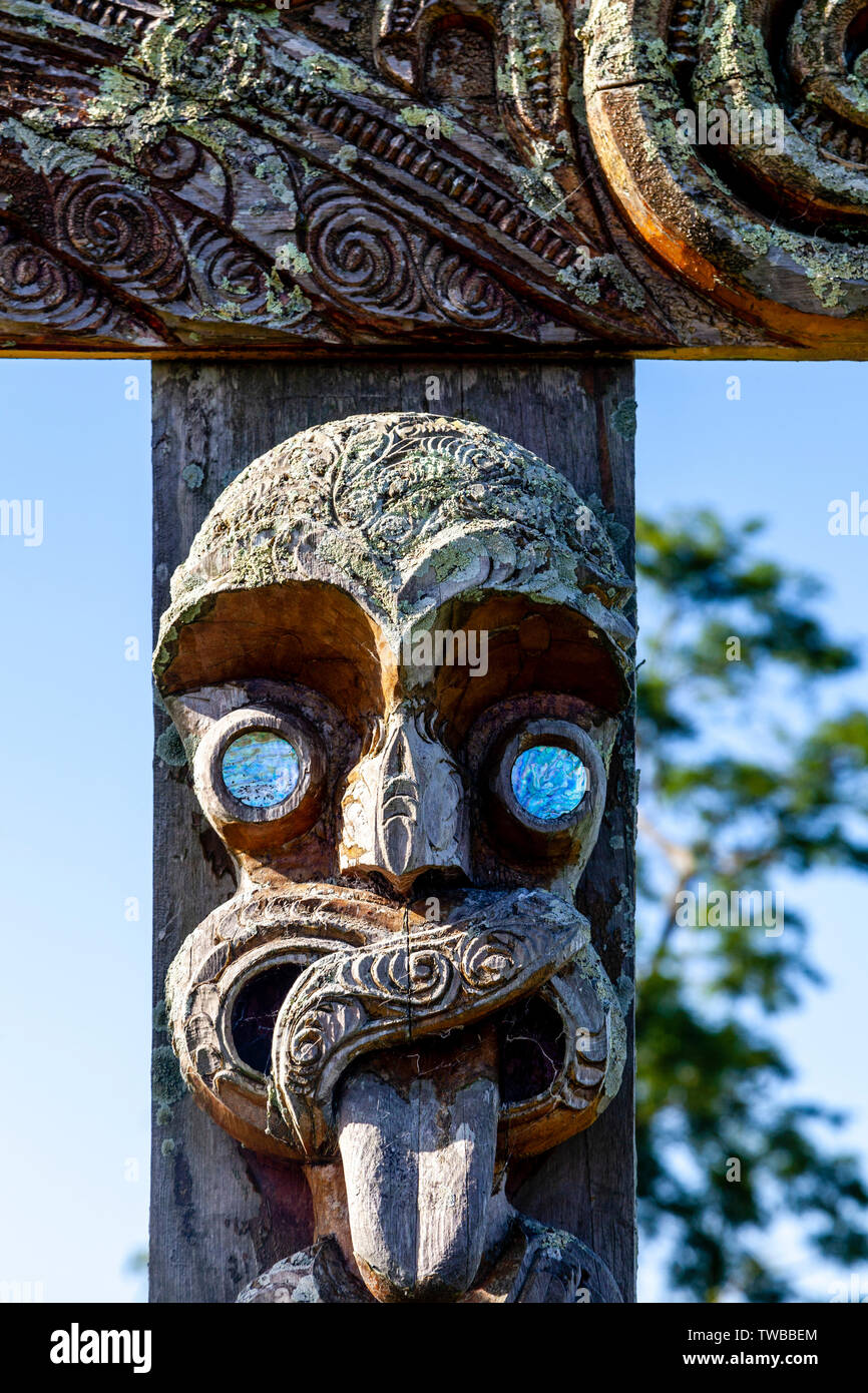 Maori entrance gate hi-res stock photography and images - Alamy