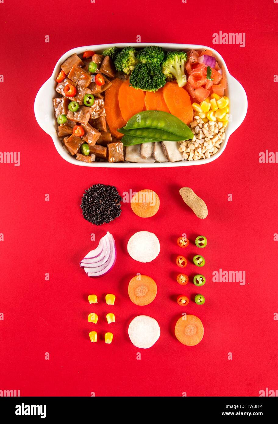 Rattan pepper steak salad package Stock Photo - Alamy