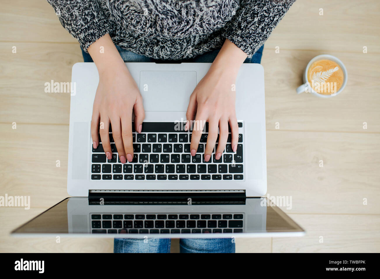 Hands keyboard overview hi-res stock photography and images - Alamy
