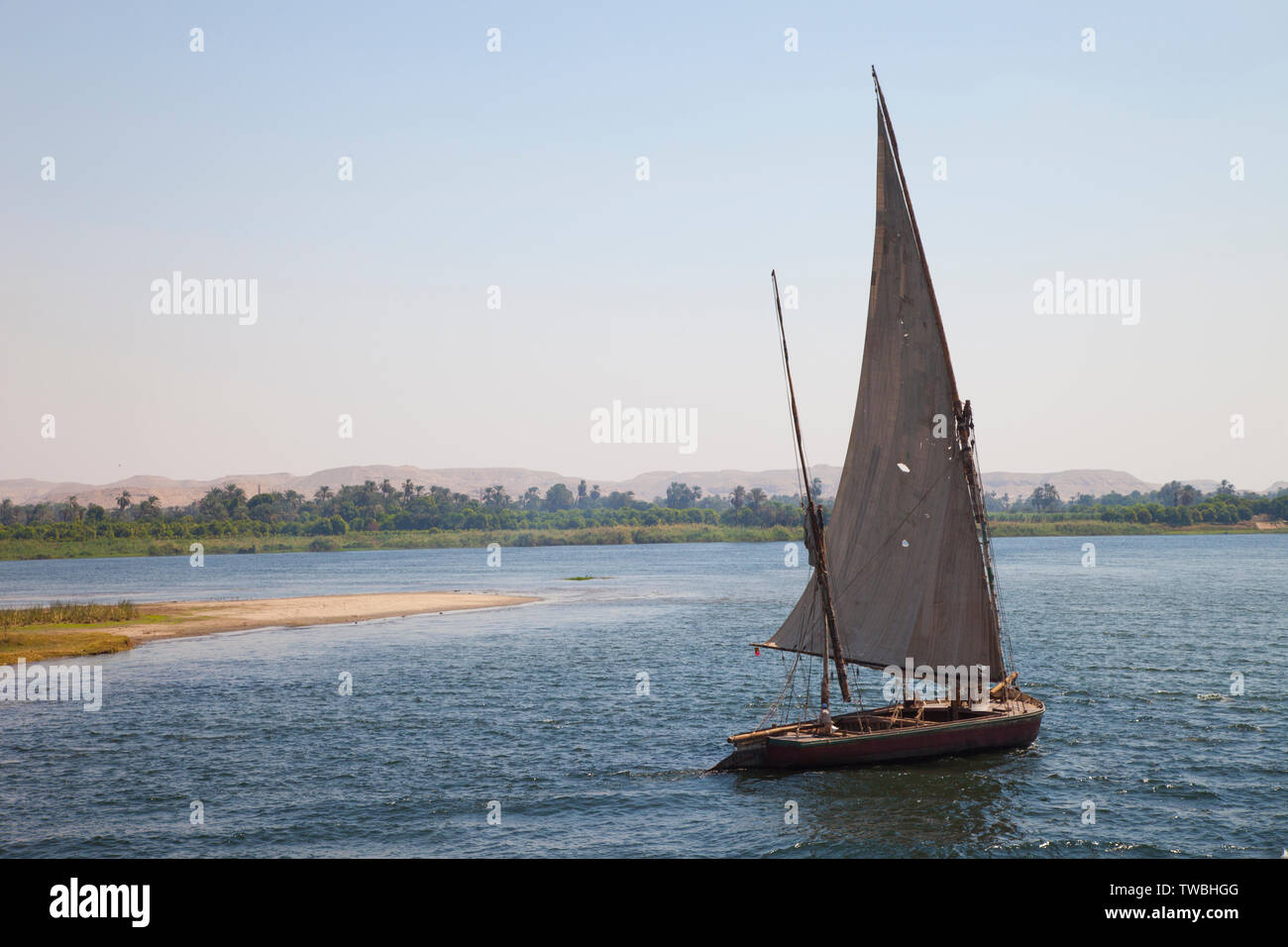 Faluca en el Río Nilo, Valle del Nilo, Egipto Stock Photo - Alamy