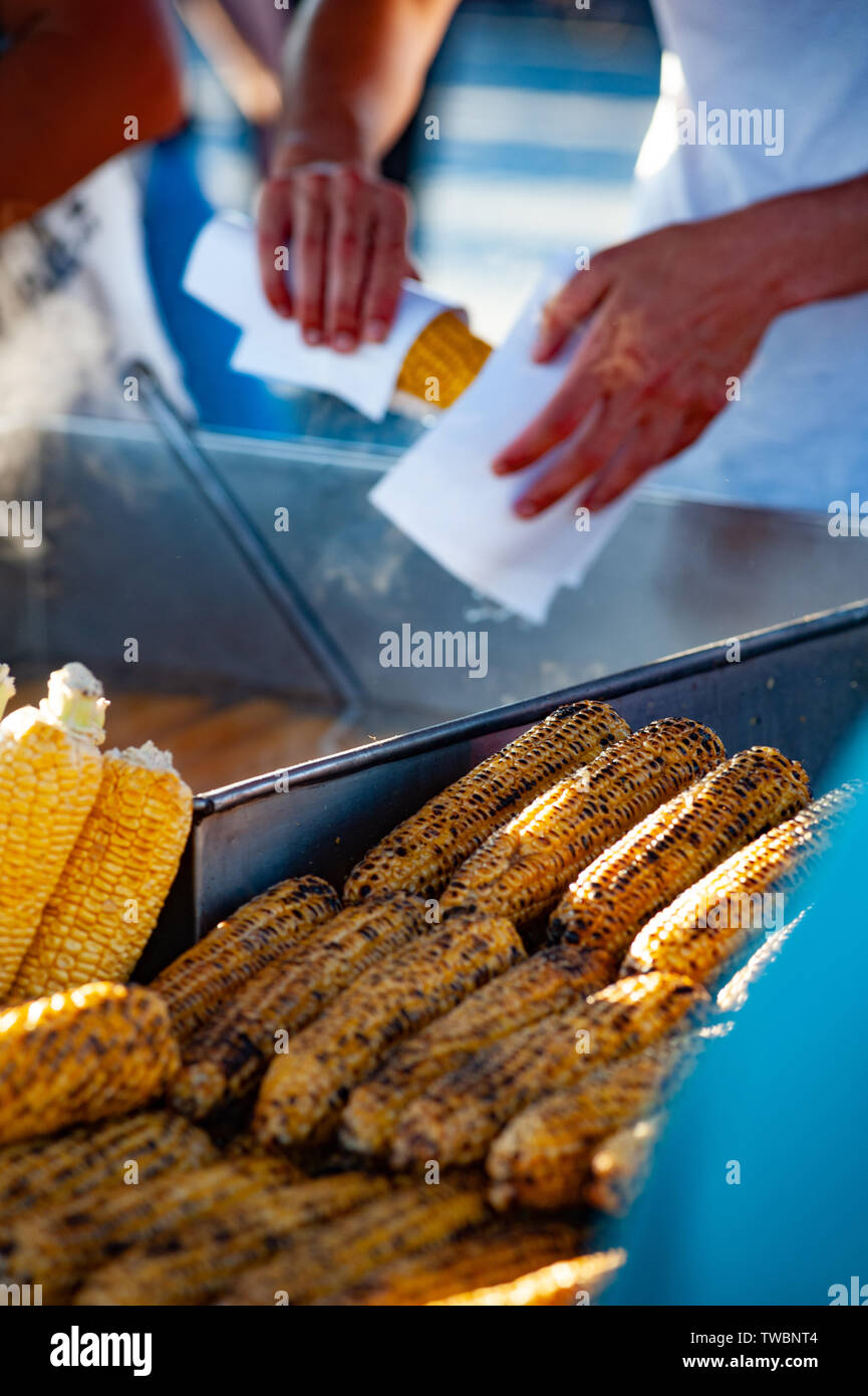 Misir. Corn on the cob a traditional Turkish street food being sold ...