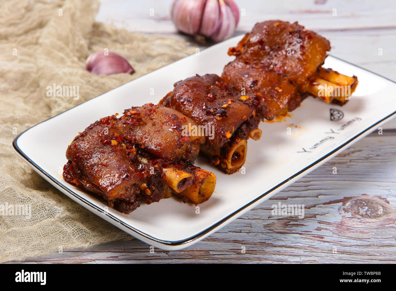 Halogen pig's foot sauce, pig's hand Stock Photo - Alamy